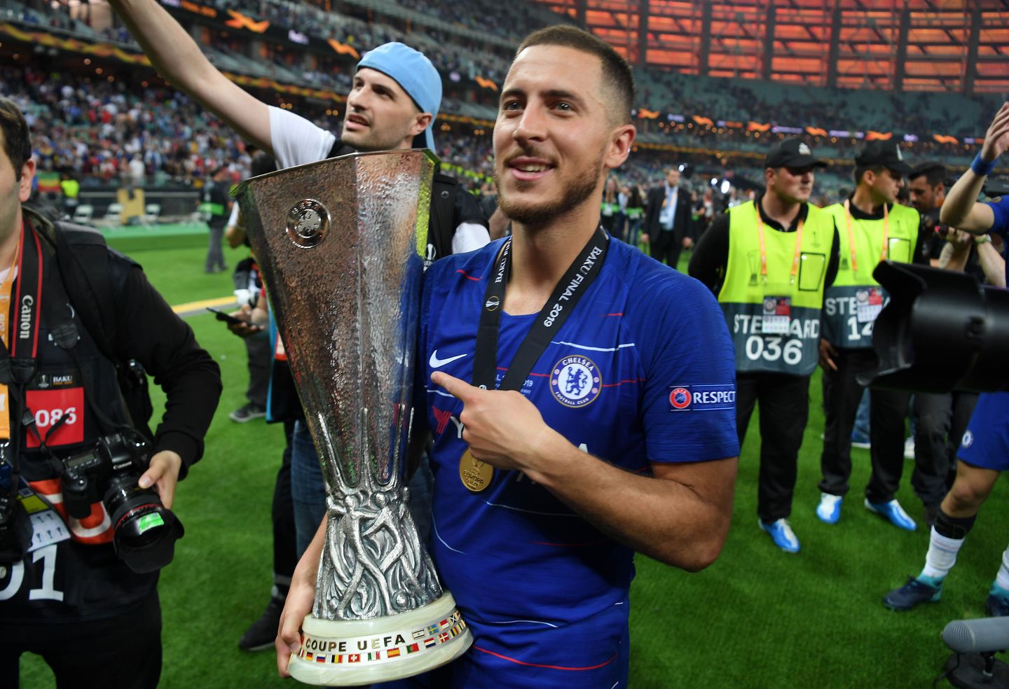 Hazard double inspires triumph for Chelsea