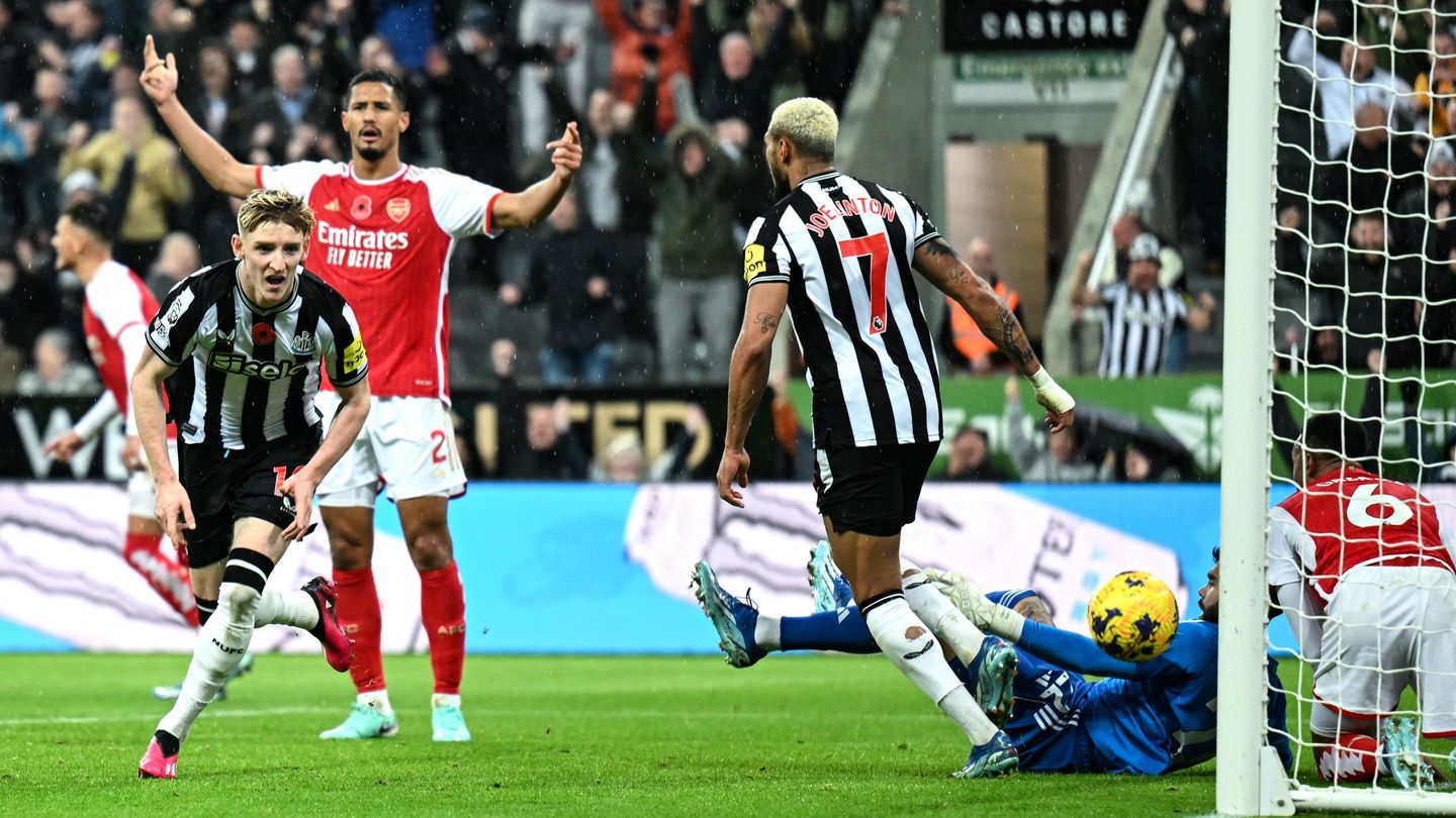Why VAR allowed Newcastle's goal v Arsenal to stand