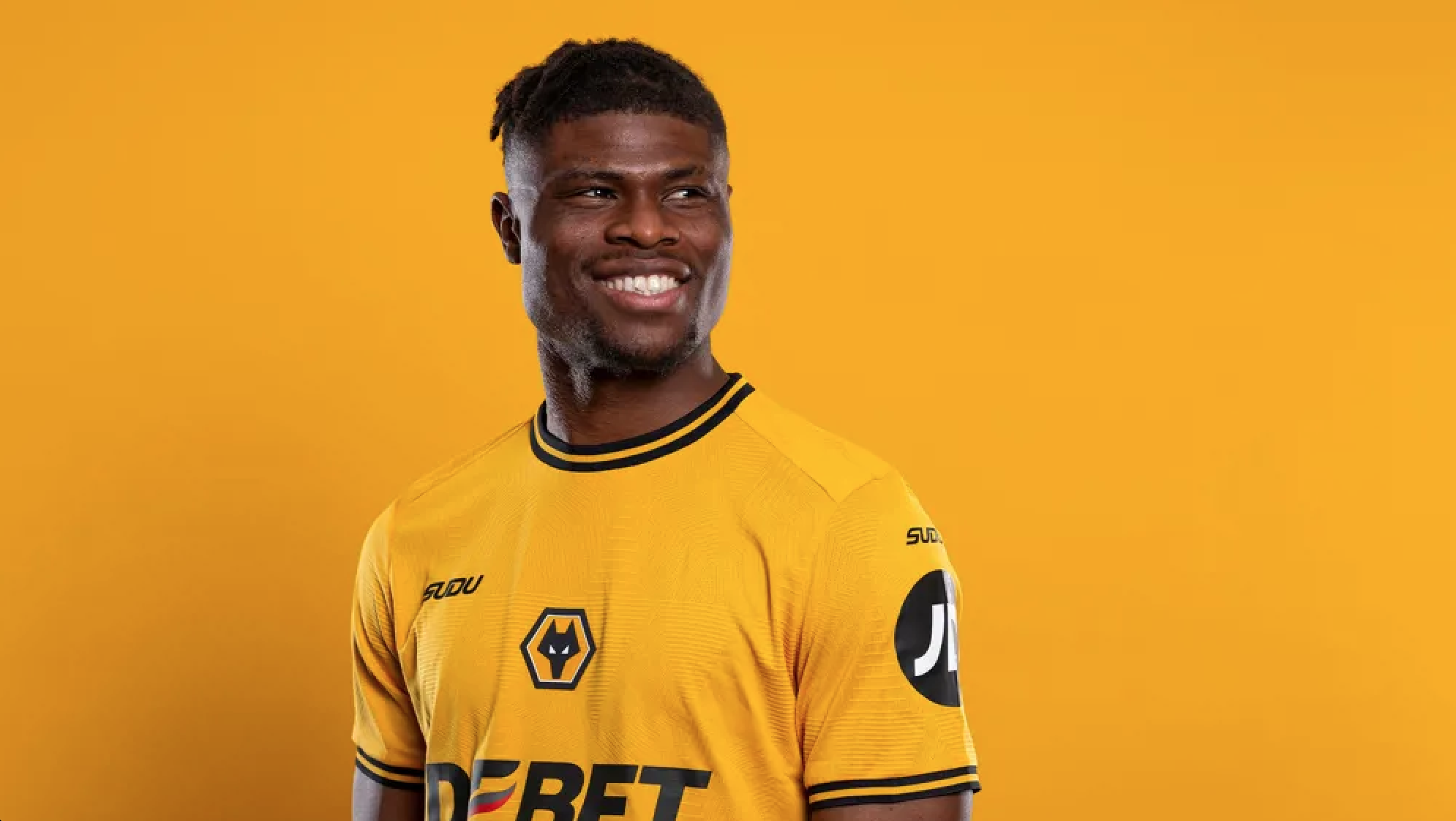 Wolves sign Ivory Coast defender Emmanuel Agbadou