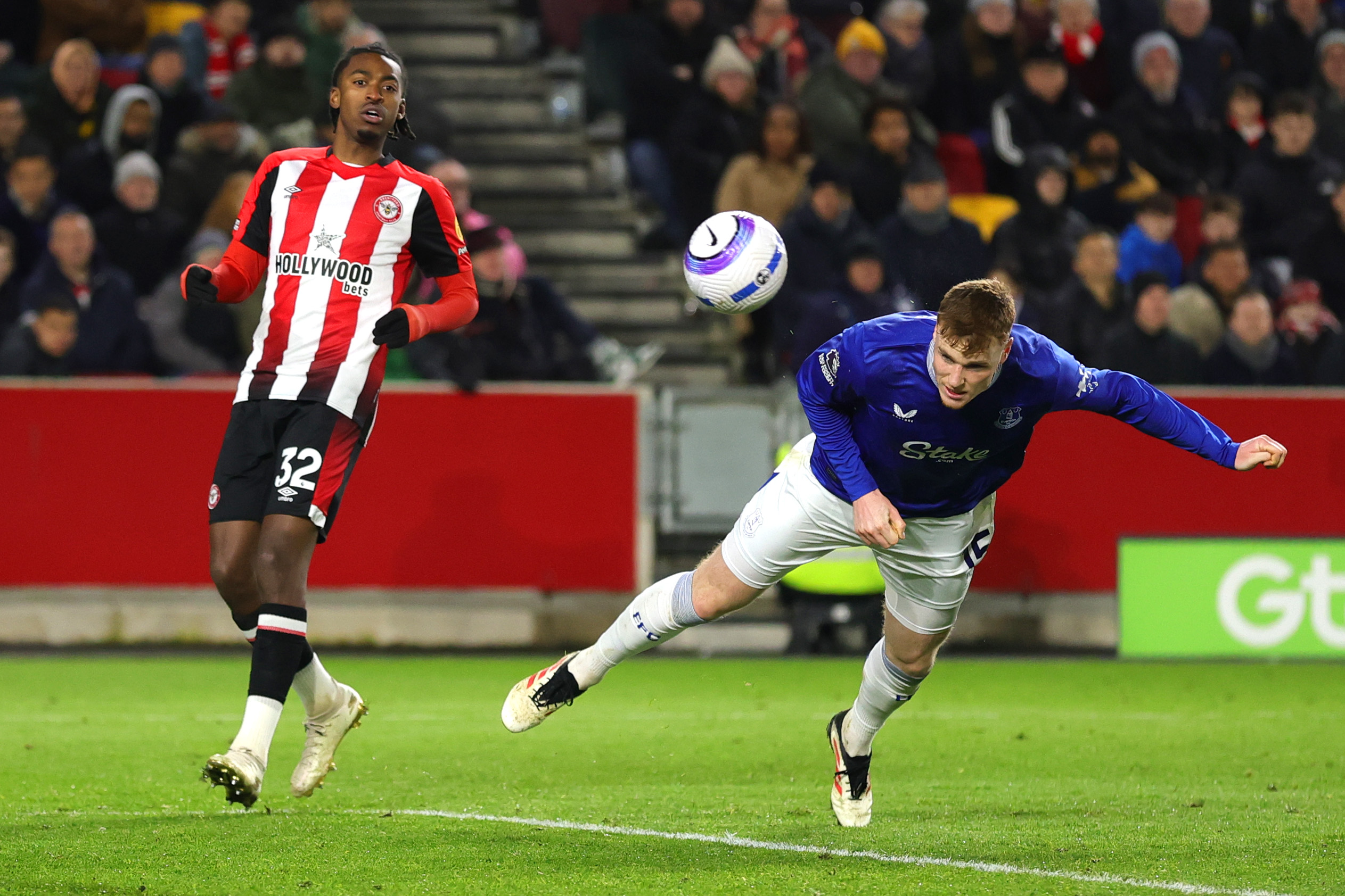 O'Brien header extends Everton's unbeaten streak