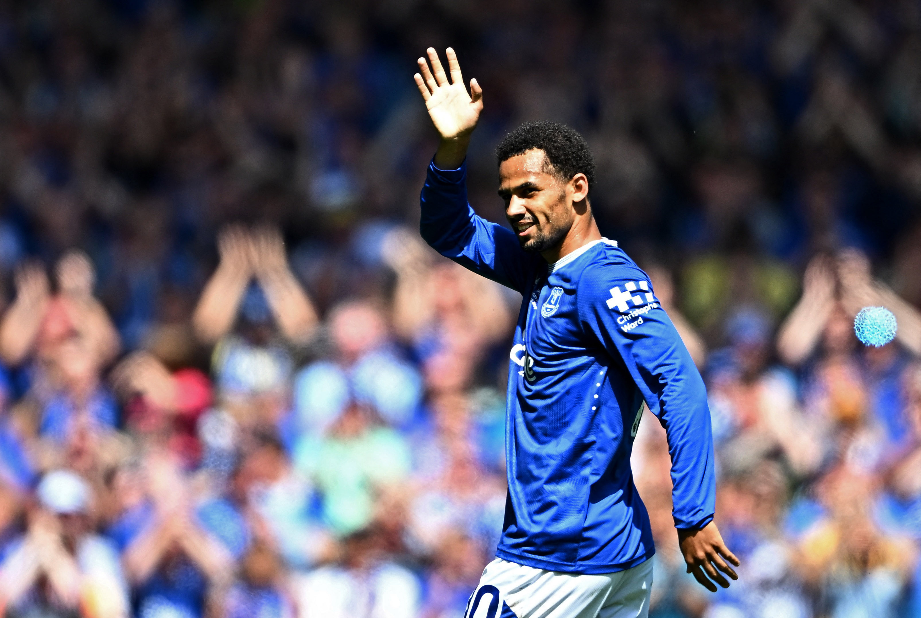 Ndiaye gives Everton a winning send-off to Goodison