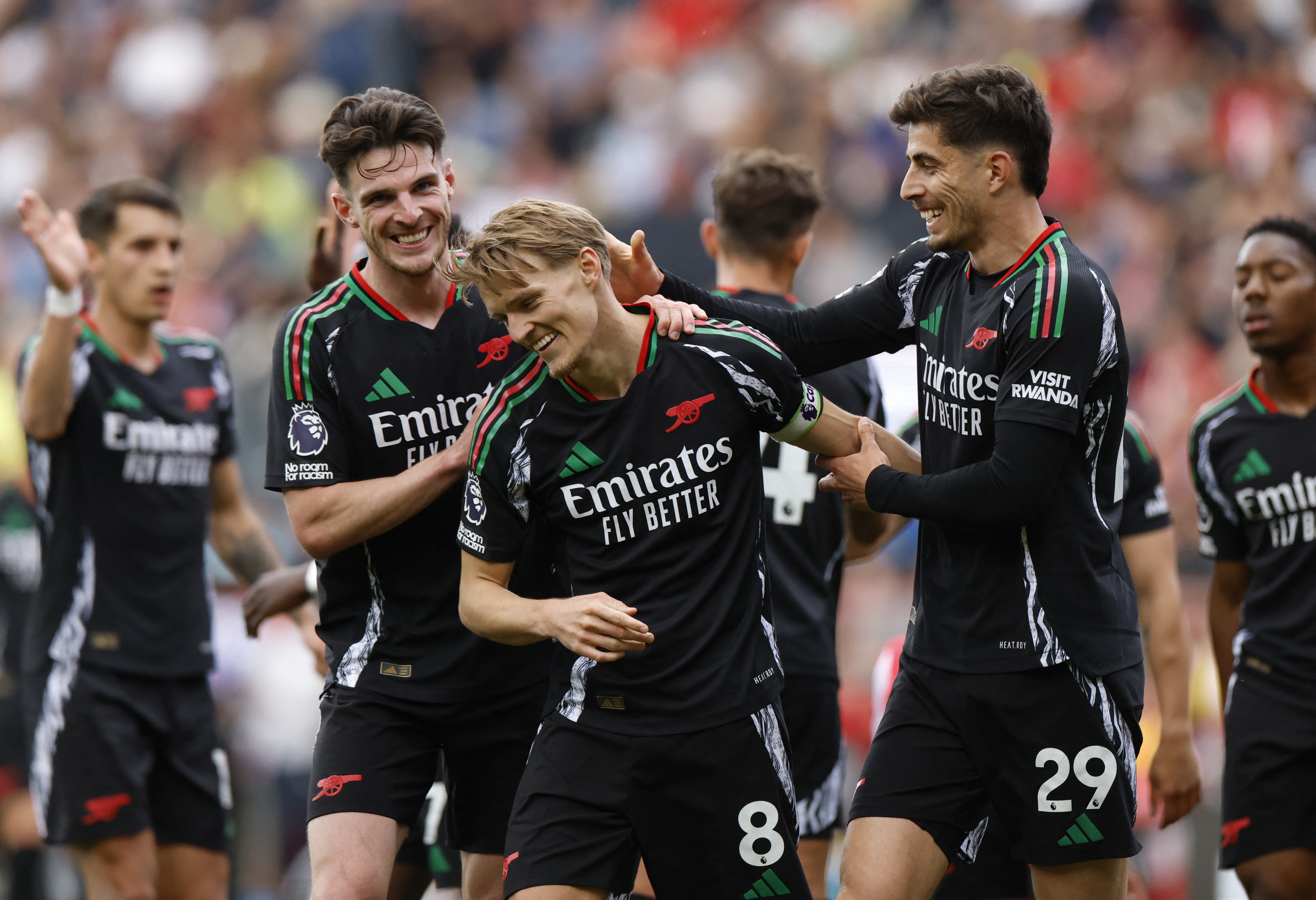 Odegaard's late winner earns Arsenal victory at Southampton