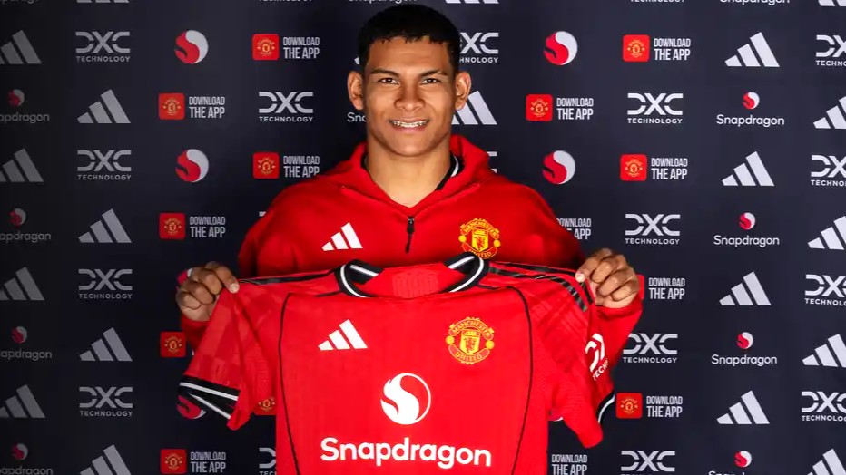 Man Utd sign Leon from Cerro Porteno