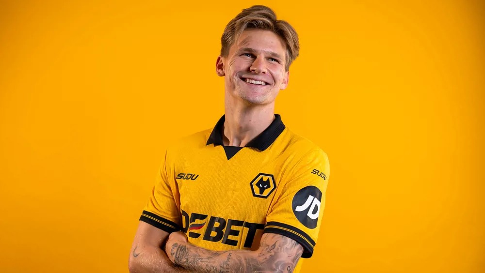 Wolves sign Norwegian David Moller Wolfe from AZ Alkmaar