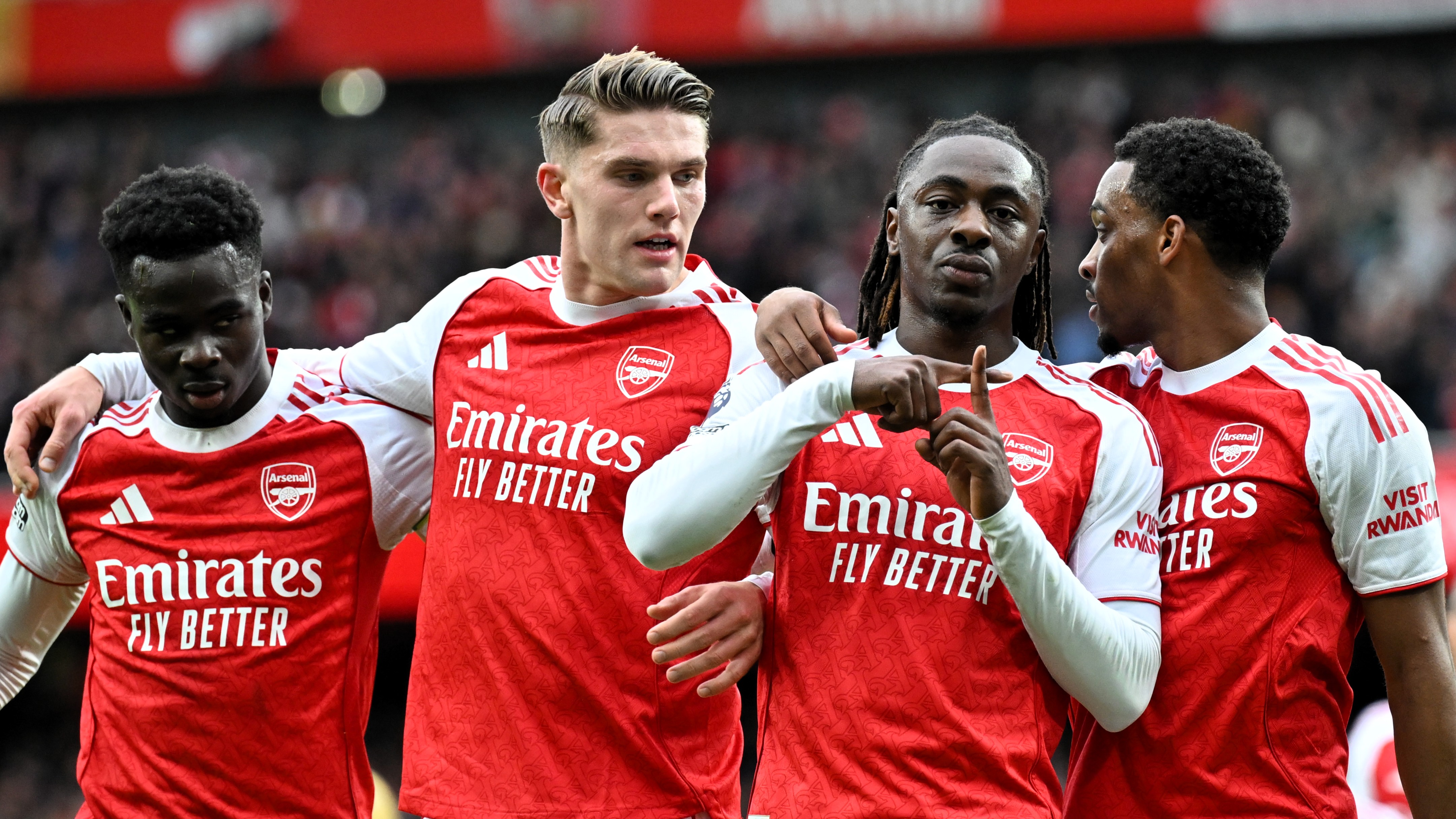Eze goal gives leaders Arsenal victory over Palace