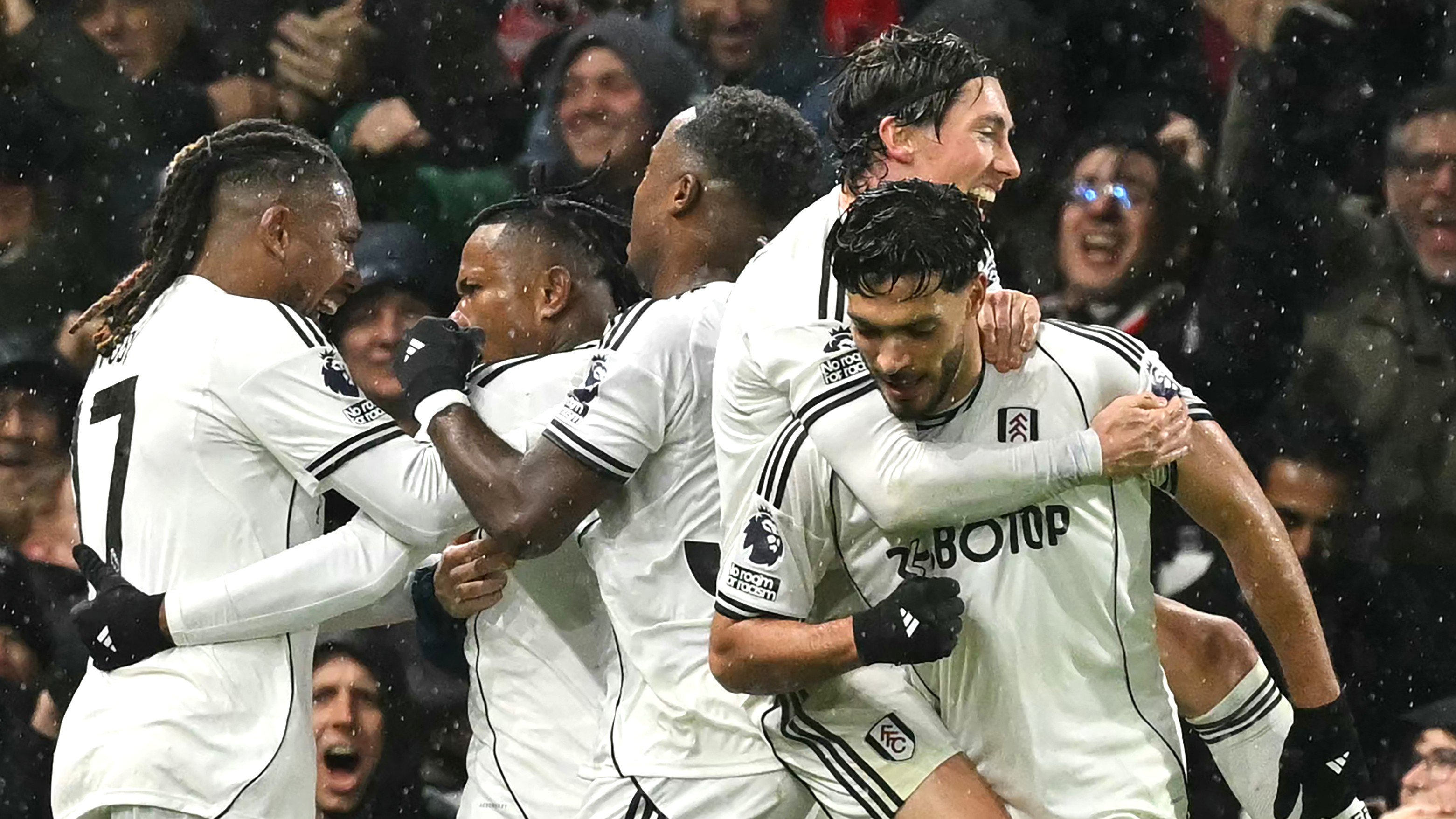 Jimenez strikes late to move Fulham three points clear of relegation zone